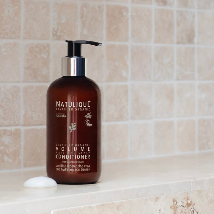 Berg op de hoofdhuid bij volwassenen? Oorzaken, behandeling en shampoo ...